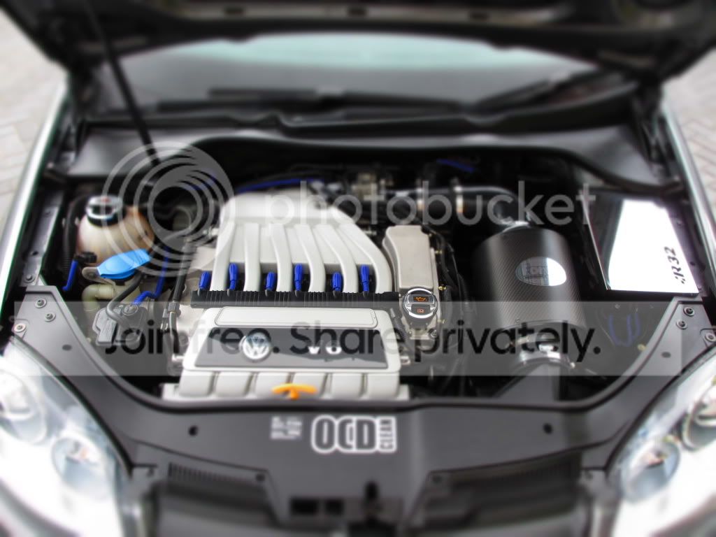 engine detail on the Golf R32 | Detailing World Forum